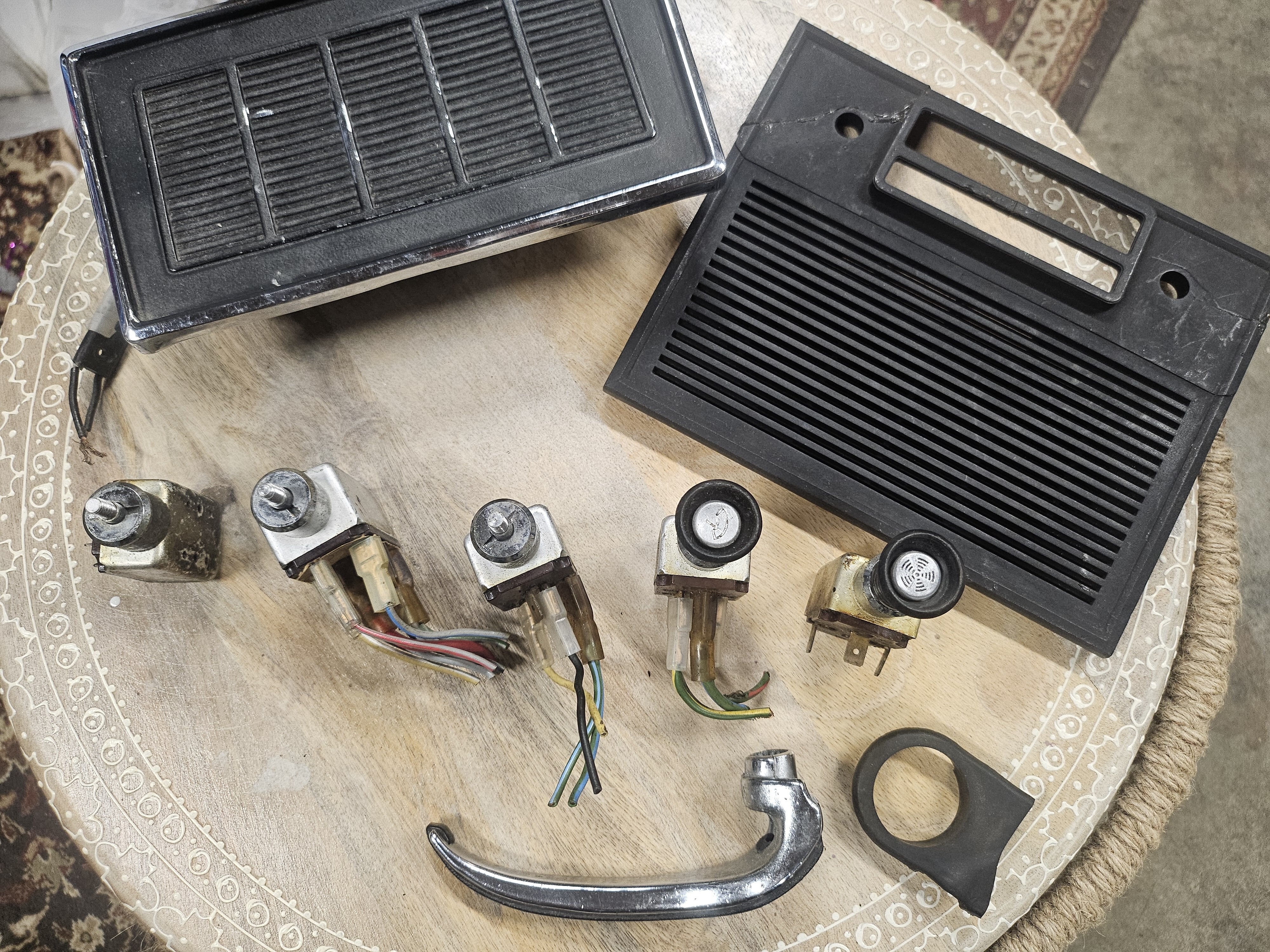 Early switches, door handle interior, |﻿ Body and Interior