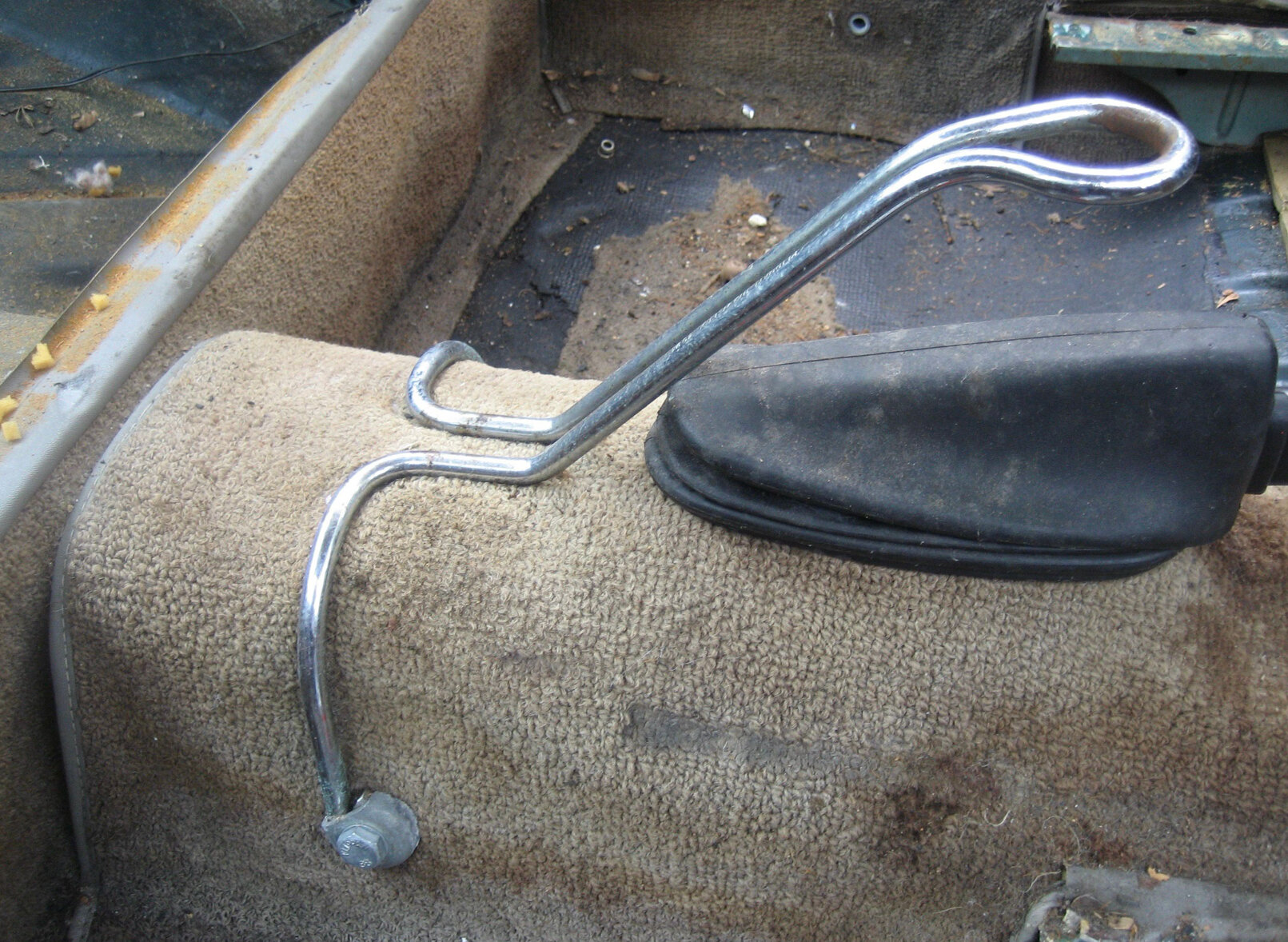 front seat belt receptacle cover - BMW 2002 and other '02 - 2002FAQ