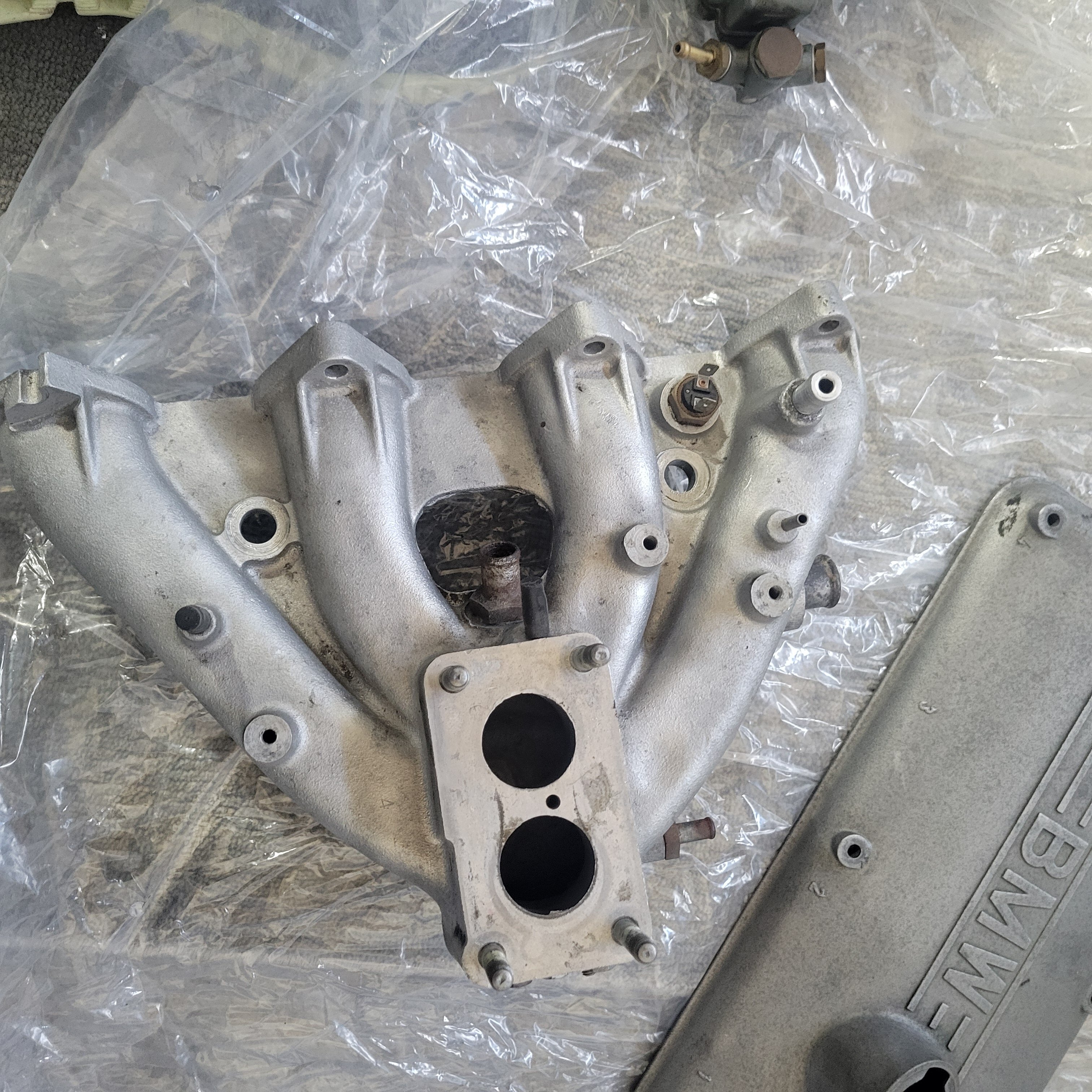 2 valve covers, intake and weber 38 - Miscellaneous - 2002FAQ