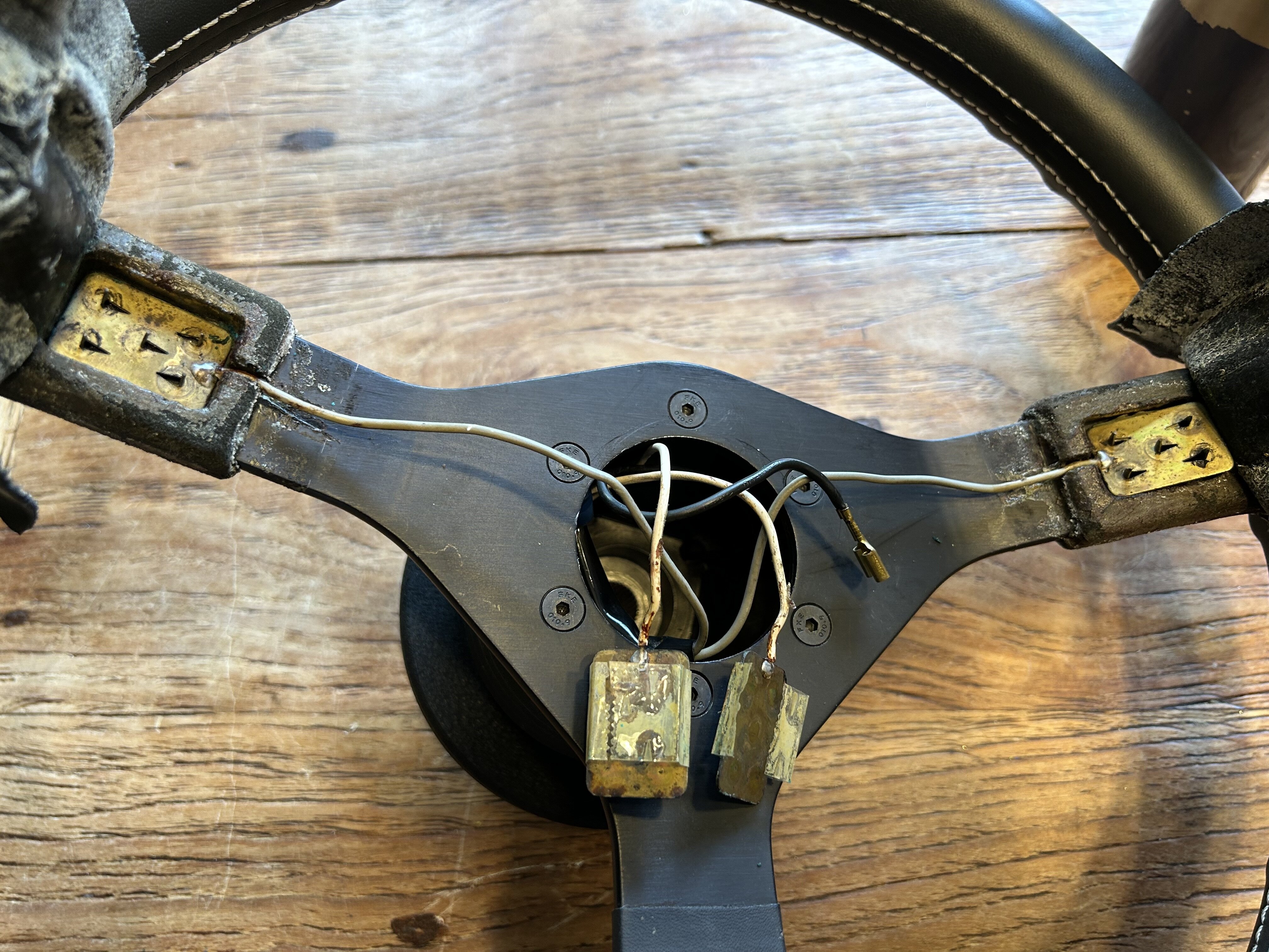 Momo steering wheel repair - BMW 2002 and other '02 - 2002FAQ
