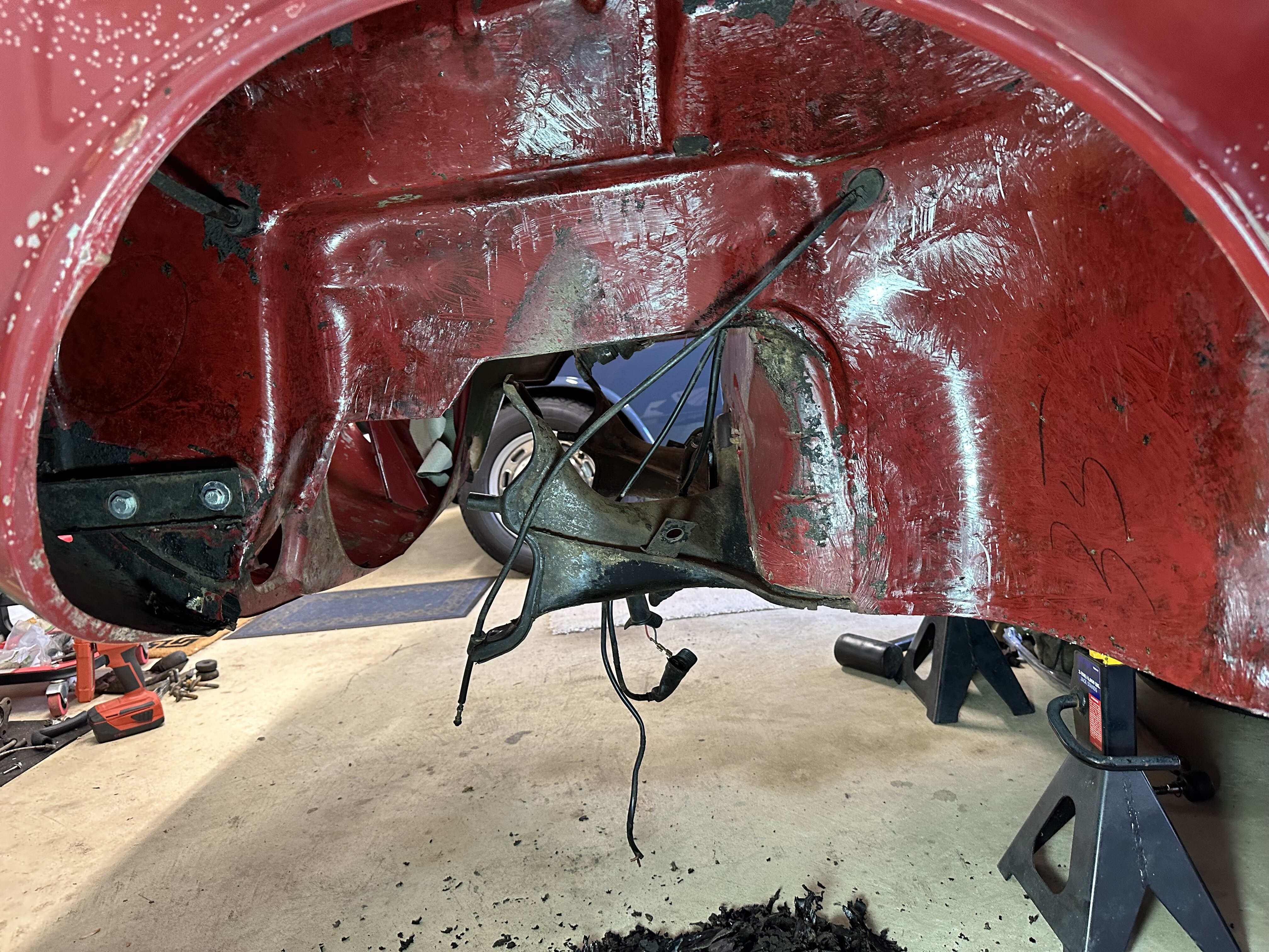 Removing old paint/undercoating in transmission tunnel - BMW 2002 and ...