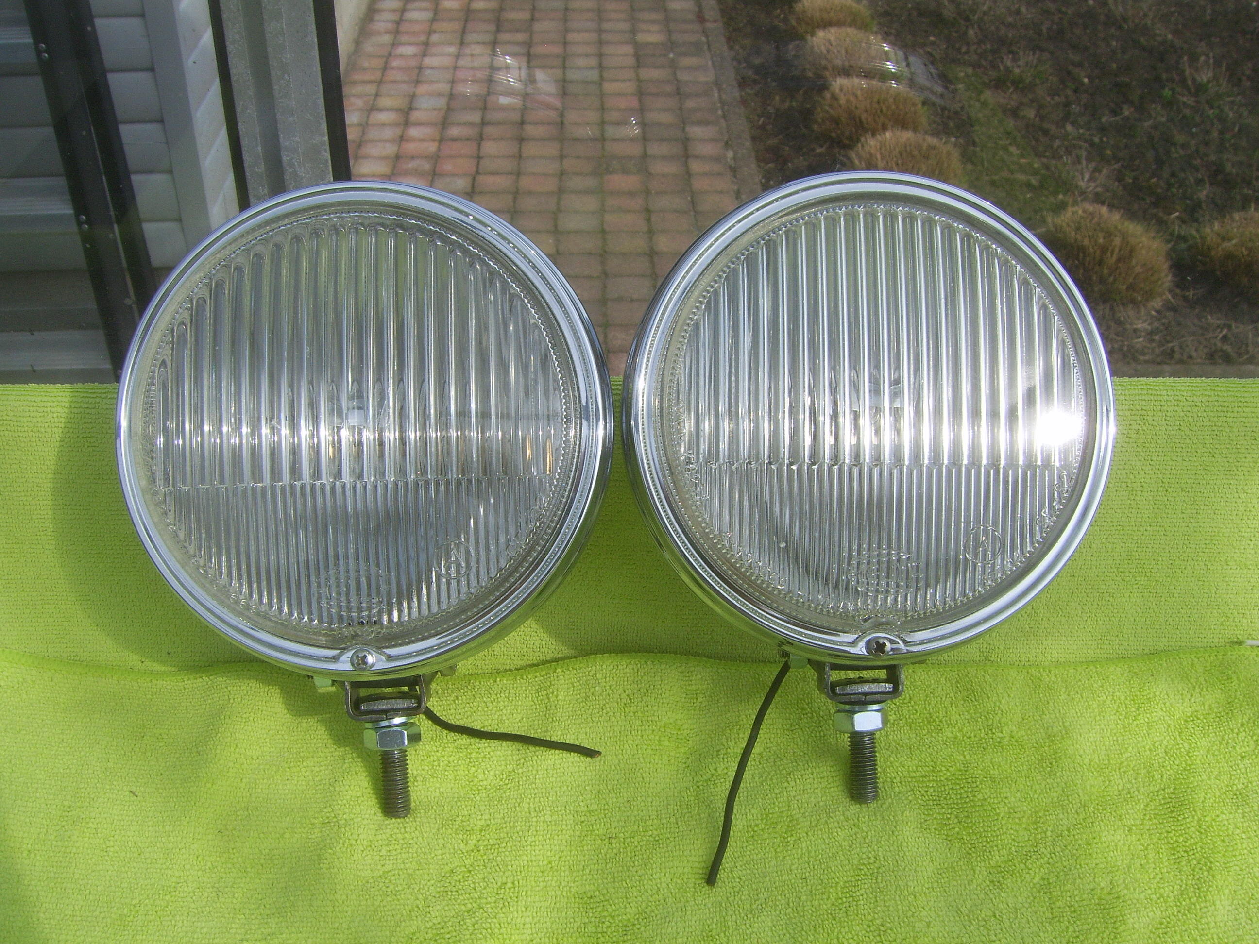FS: Hella 142 Clear Fog Lights - Miscellaneous - 2002FAQ